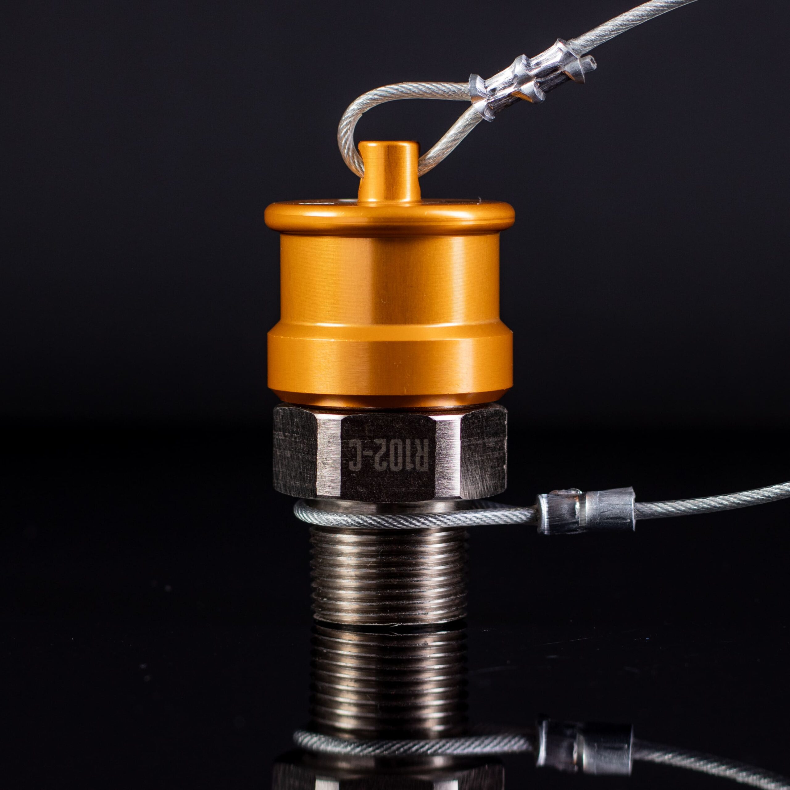 Engine Oil Receiver R102 With Cap - Gold | Fast Fill Systems